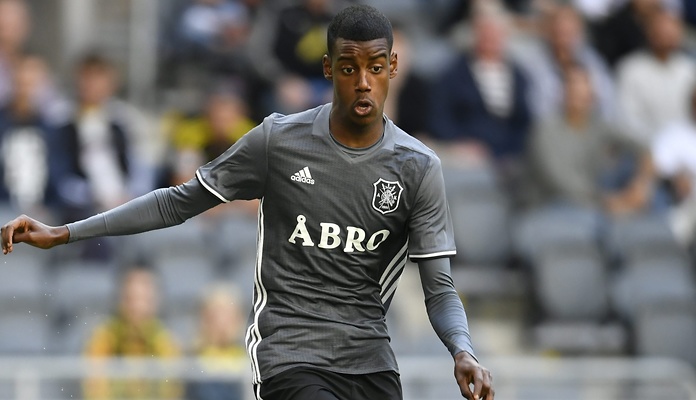 Alexander Isak w Borussii Dortmund - WP SportoweFakty