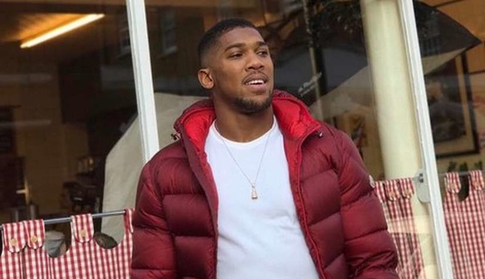 Joshua ma gest. Kupił swojemu trenerowi nowe auto - Sport WP SportoweFakty